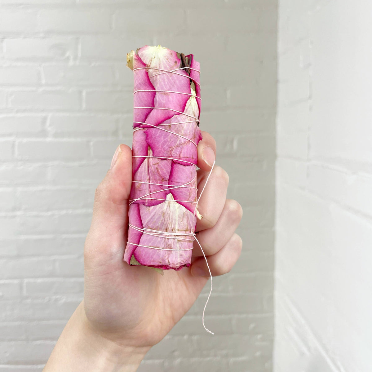 Winter Blush Rose and Eucalyptus Bundle – virtu